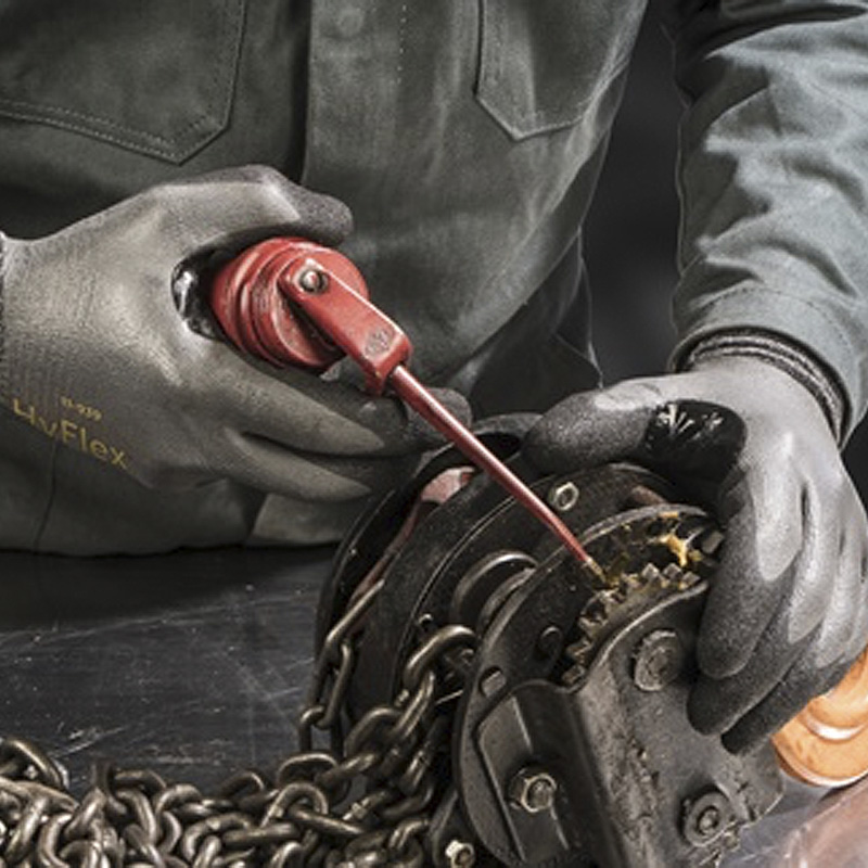 Ansell HyFlex 11-939 Fully Dipped Oil-Repellent Lightweight Gloves ...