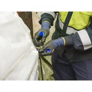 Cut Level E Gloves - SafetyGloves.co.uk